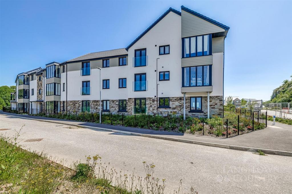 Batts Combe Mews, Plymouth PL9 2 bed apartment - £975 pcm (£225 pw)