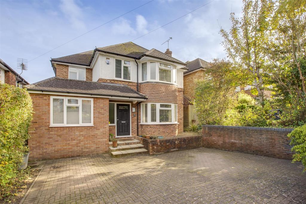 Wordsworth Road, High Wycombe HP11 4 bed detached house - £700,000