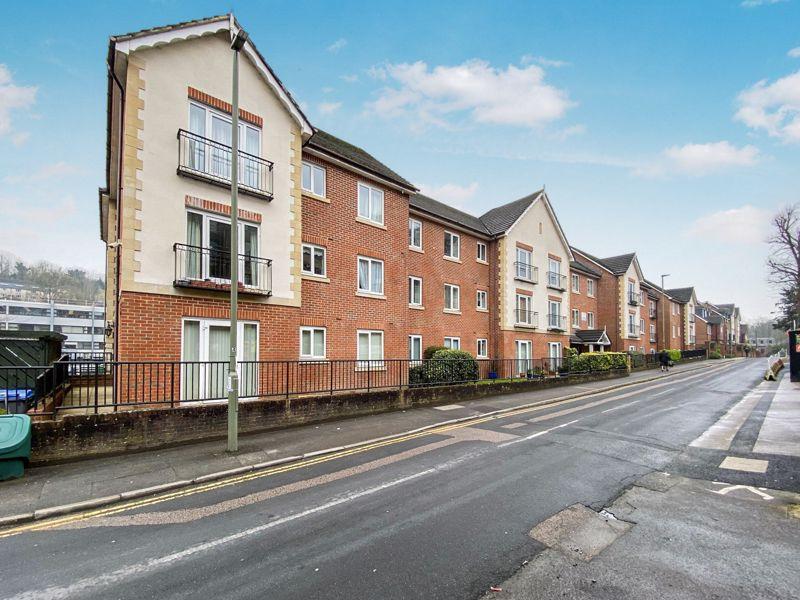 Pegasus Court, Caterham Valley 1 bed retirement property for sale - £ ...