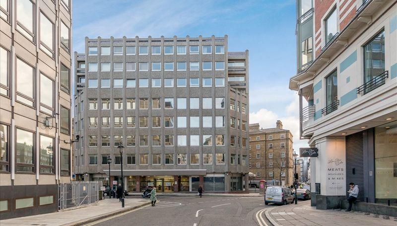 London SW1P 2 bed flat - £4,550 pcm (£1,050 pw)