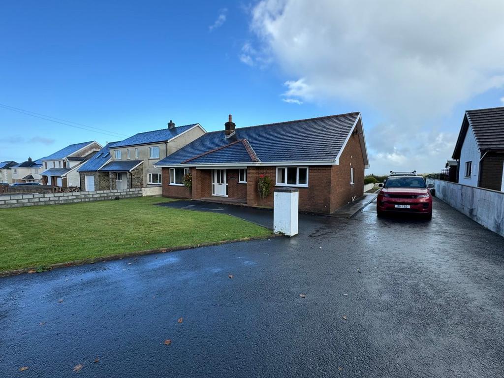 Pentre'r Bryn, Synod Inn, Near New... 3 bed bungalow for sale - £345,000