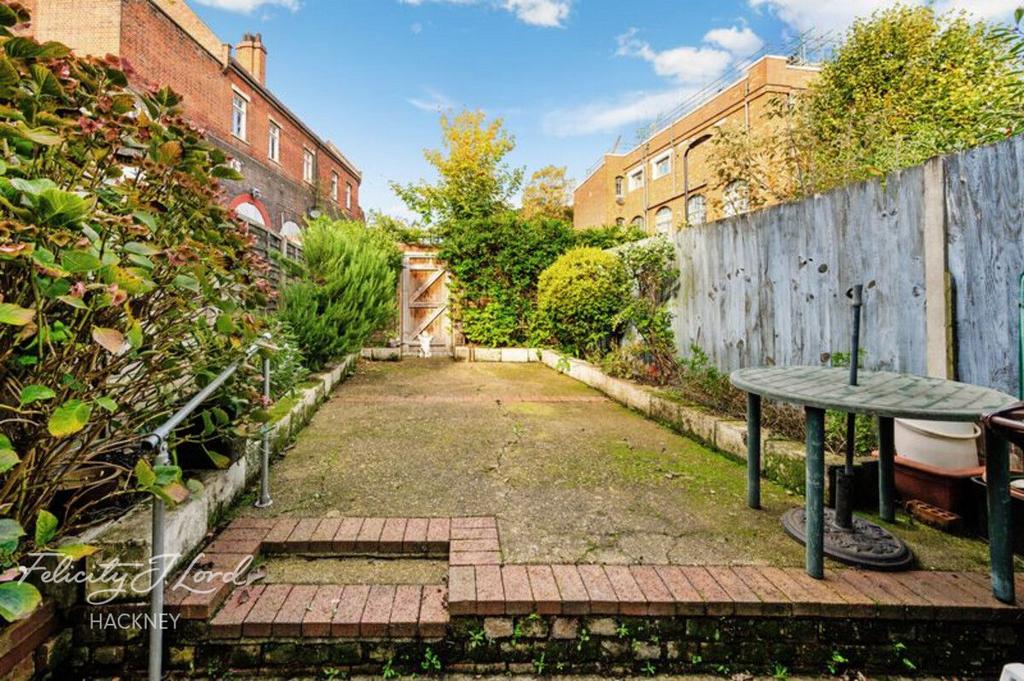 Marcon Place, London 3 bed terraced house for sale - £900,000