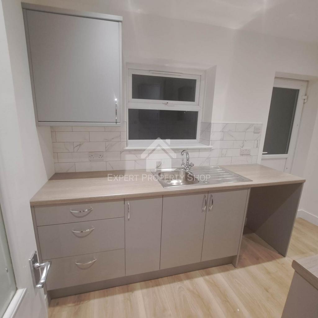 Kilton Road Worksop 2 bed terraced house to rent - £695 pcm (£160 pw)