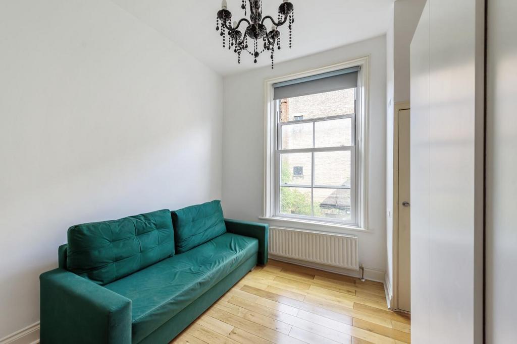 St. Julians Road, North Maida Vale 2 bed flat for sale - £425,000