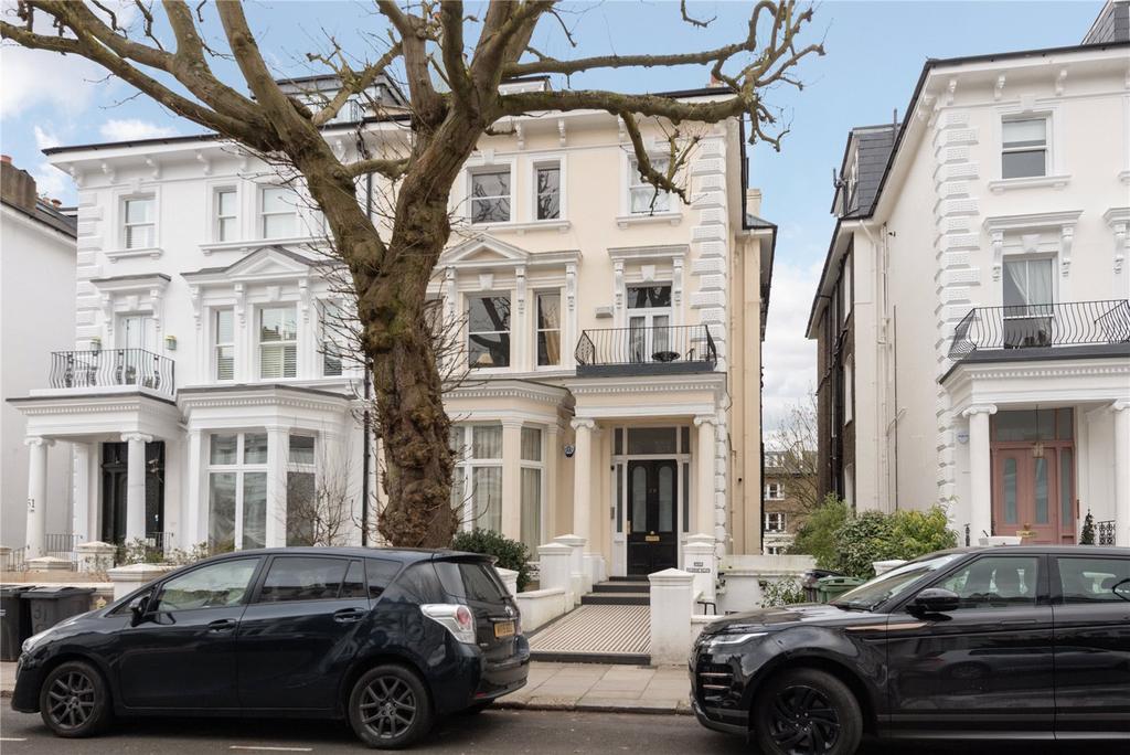 Belsize Park Gardens, London, NW3 2 bed apartment for sale - £1,590,000