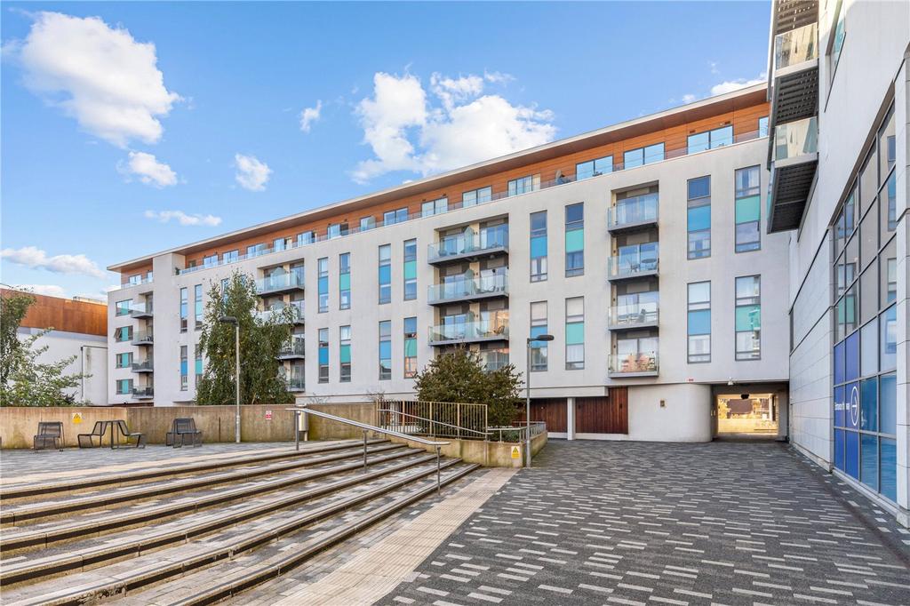 Streatham High Road, London, SW16 2 bed apartment for sale - £425,000