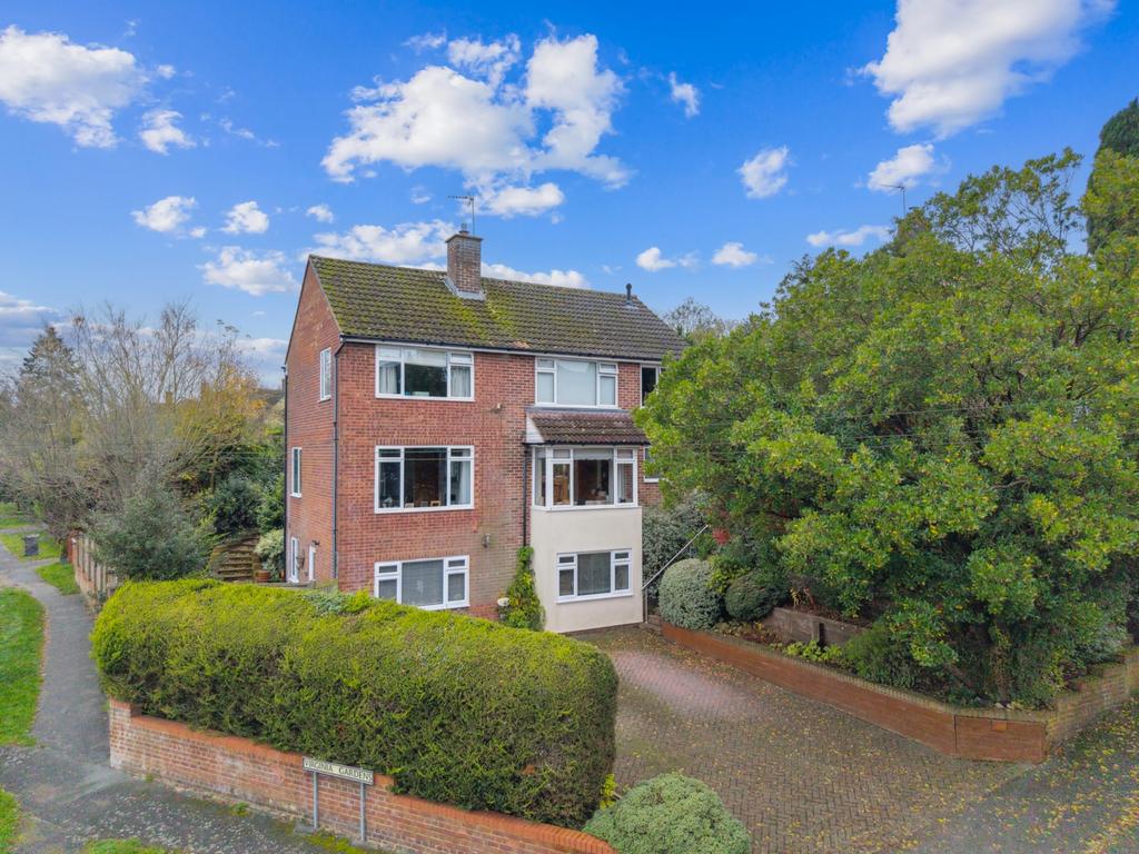 Bledlow Ridge, High Wycombe HP14 5 bed detached house for sale - £775,000
