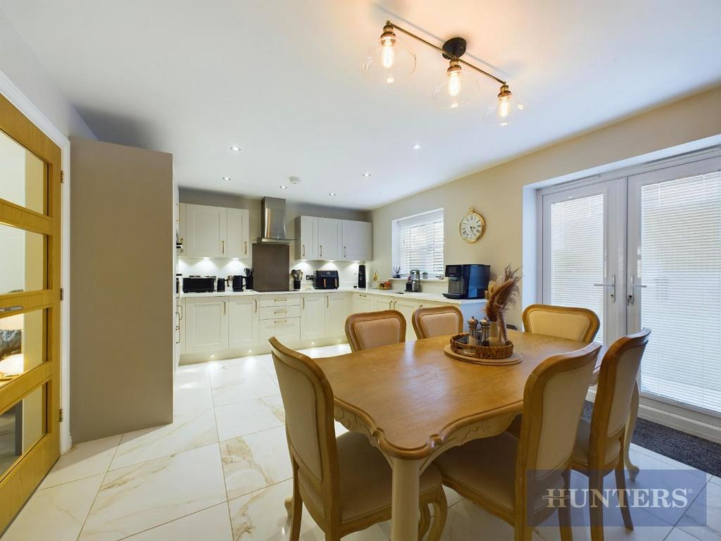Bilberry Avenue, Scarborough 4 bed detached house for sale - £318,000