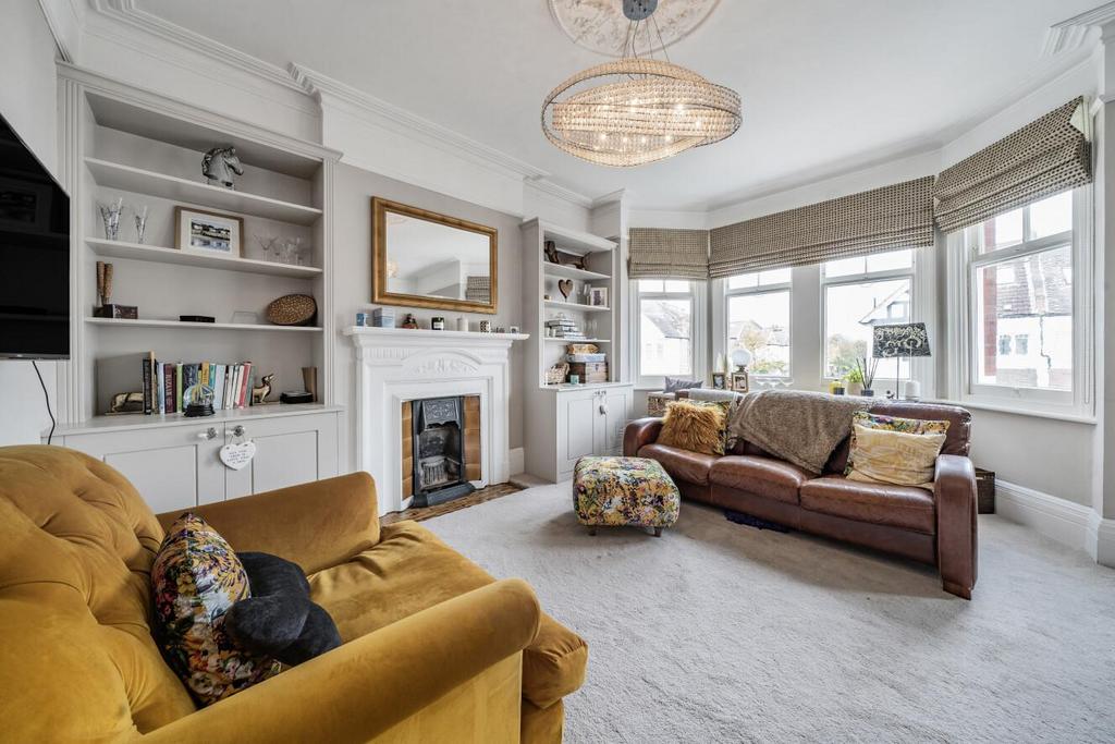 Clarendon Drive, Putney 2 bed flat - £700,000