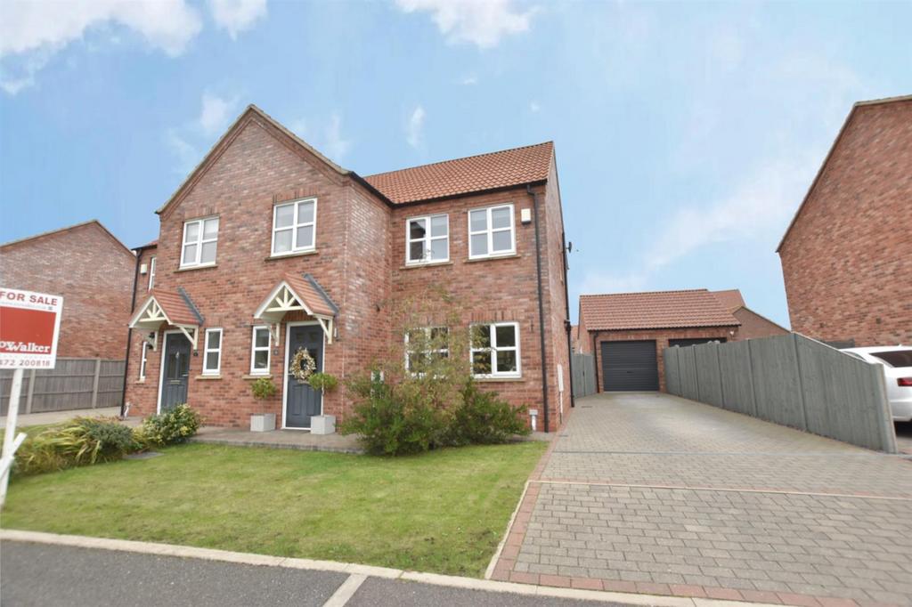 Hangar Lane, Holton le Clay DN36 3 bed semi-detached house - £234,950