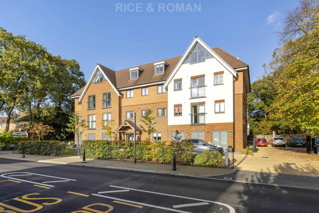 Yorktown Road, Sandhurst GU47 2 bed retirement property - £370,000