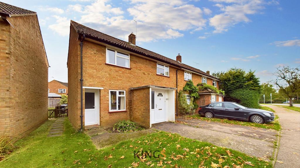 Bishops Rise, Hatfield, AL10 3 bed semi-detached house - £400,000
