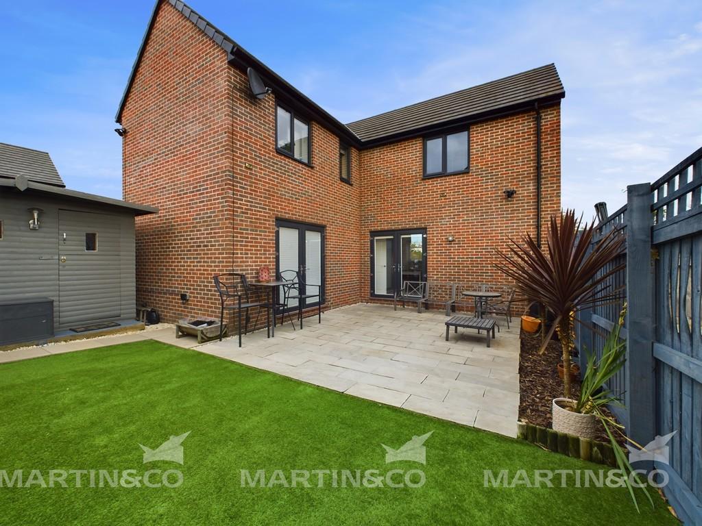 Airstone Road, Askern 3 bed detached house for sale - £220,000