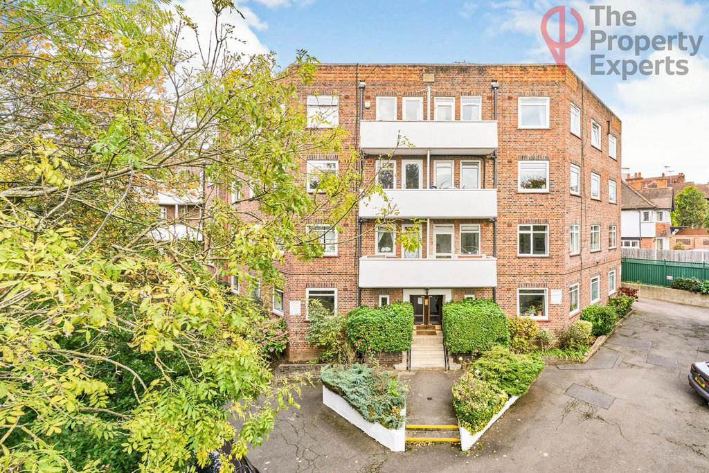 Kingston Hill, Kingston Upon Thames, KT2 3 bed apartment for sale - £ ...
