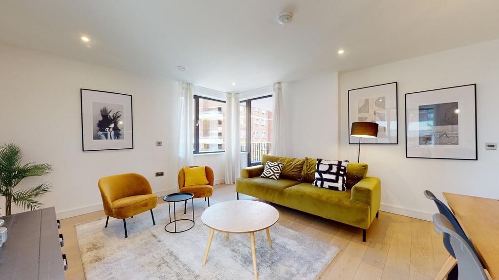 Cremer Street 3 bed flat - £4,500 pcm (£1,038 pw)