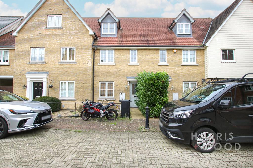 Cambie Crescent, Colchester, Essex, CO4 3 bed terraced house - £1,550 ...