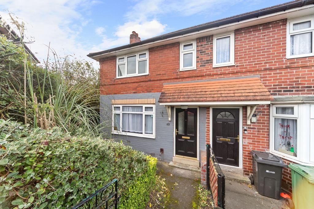 Leeds LS15 2 bed end of terrace house - £950 pcm (£219 pw)