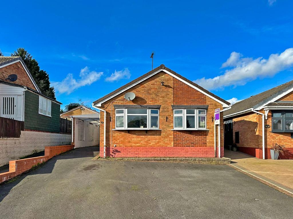 Bratch Park, Wombourne, WV5 2 bed detached bungalow for sale - £245,000