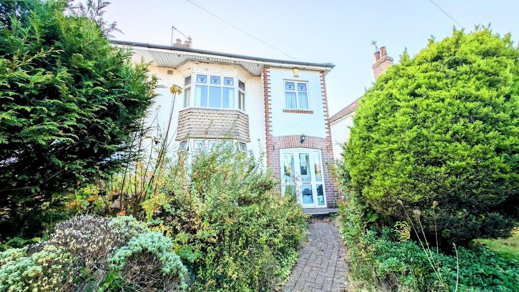 Frenchay Park Road, Frenchay, Bristol 3 bed semi-detached house - £425,000