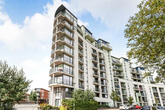Lark Court, Colindale, London NW9 1 bed flat - £1,400 pcm (£323 pw)