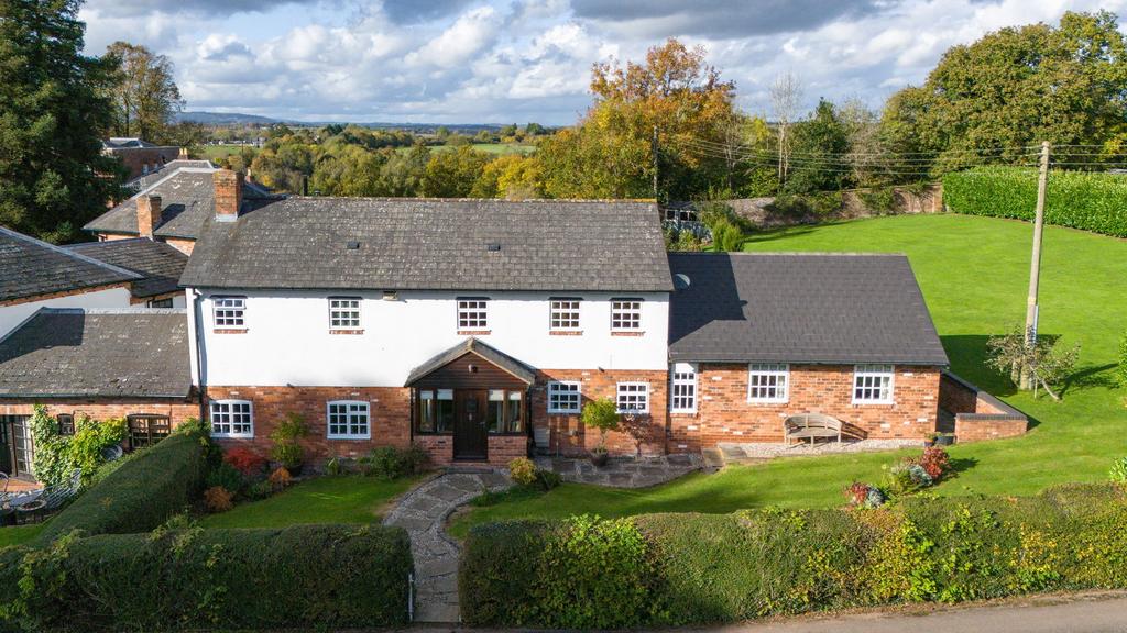 Hawford, Worcester, WR3 7SQ 3 bed link detached house - £650,000