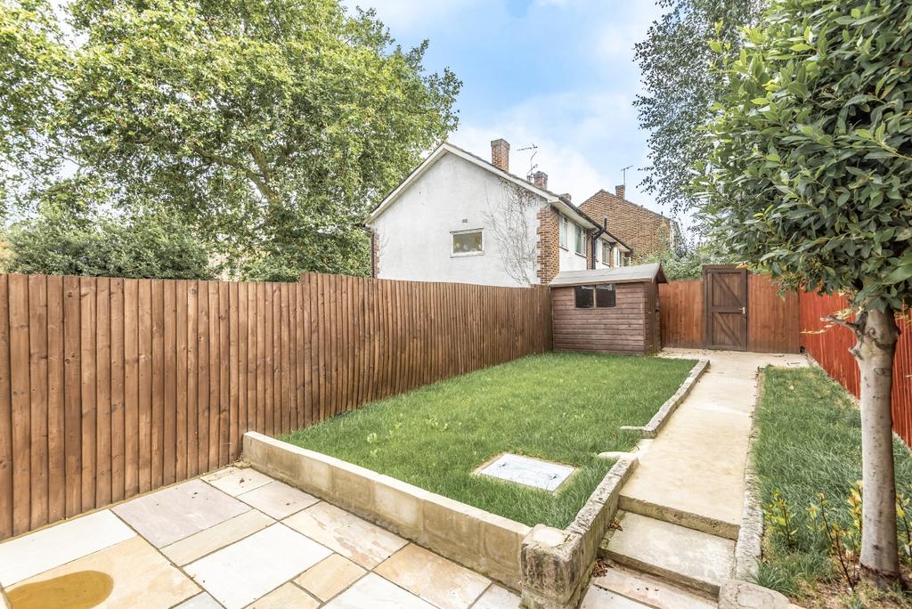 Palace Road Tulse Hill SW2 3 bed house - £2,750 pcm (£635 pw)