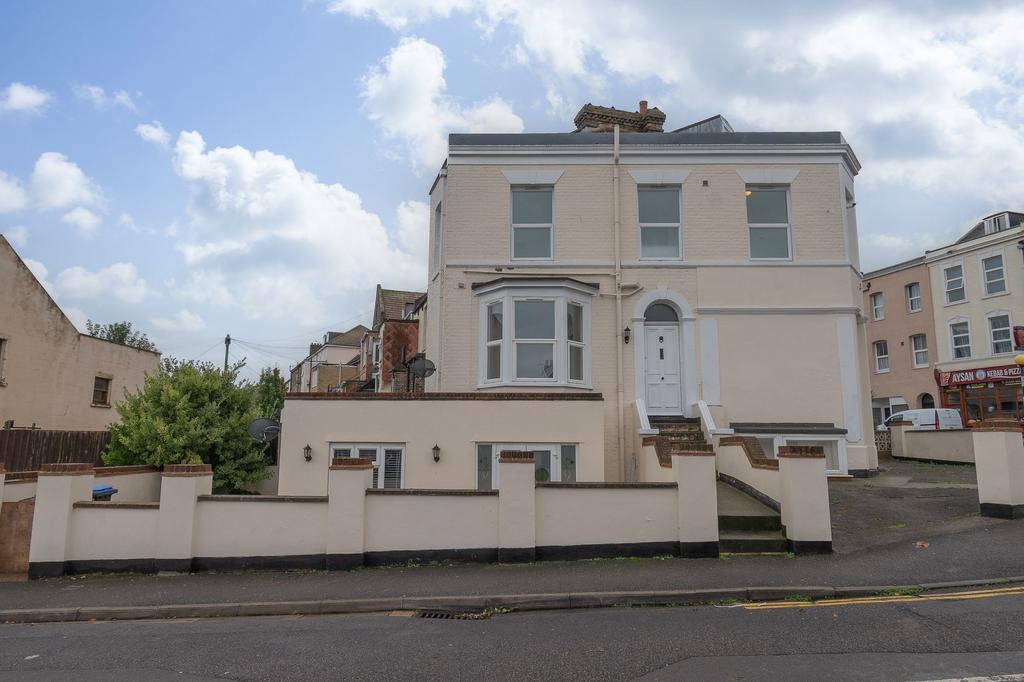 Grange Road, Ramsgate, CT11 2 bed property - £180,000