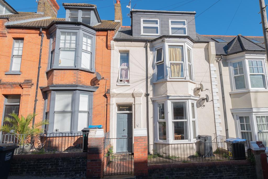 Albert Road, Ramsgate, CT11 2 bed flat - £159,000