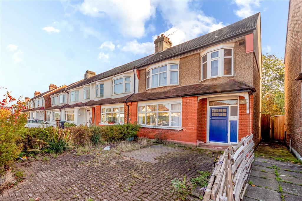 Durnsford Road, London, N11 3 bed terraced house - £750,000