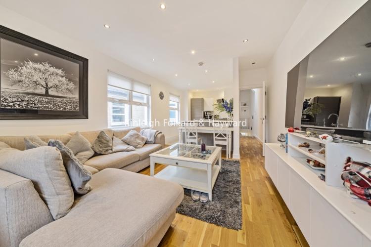 Sellincourt Road London SW17 2 bed flat - £2,100 pcm (£485 pw)