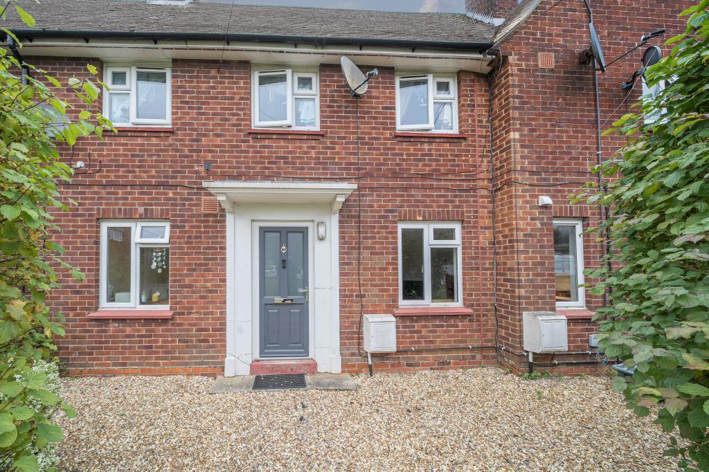 Basingstoke, Hampshire, RG21 2 bed maisonette - £210,000
