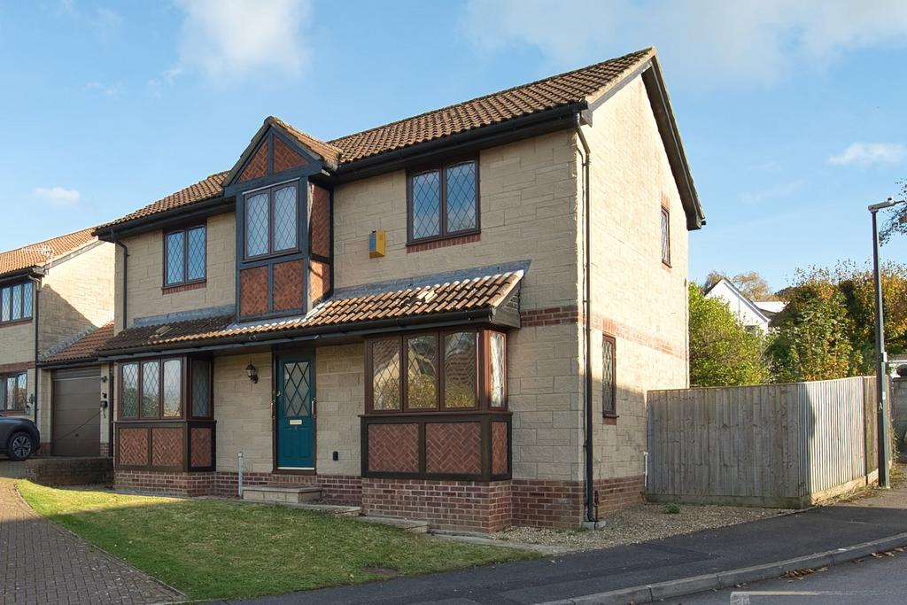 Fairfield Way, Backwell, Bristol, BS48 3 bed detached house - £550,000
