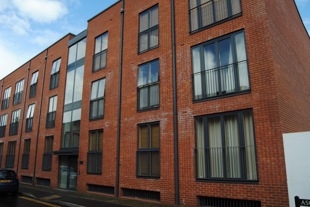 Ascote Lane, Shirley B90 2 bed apartment - £1,000 pcm (£231 pw)