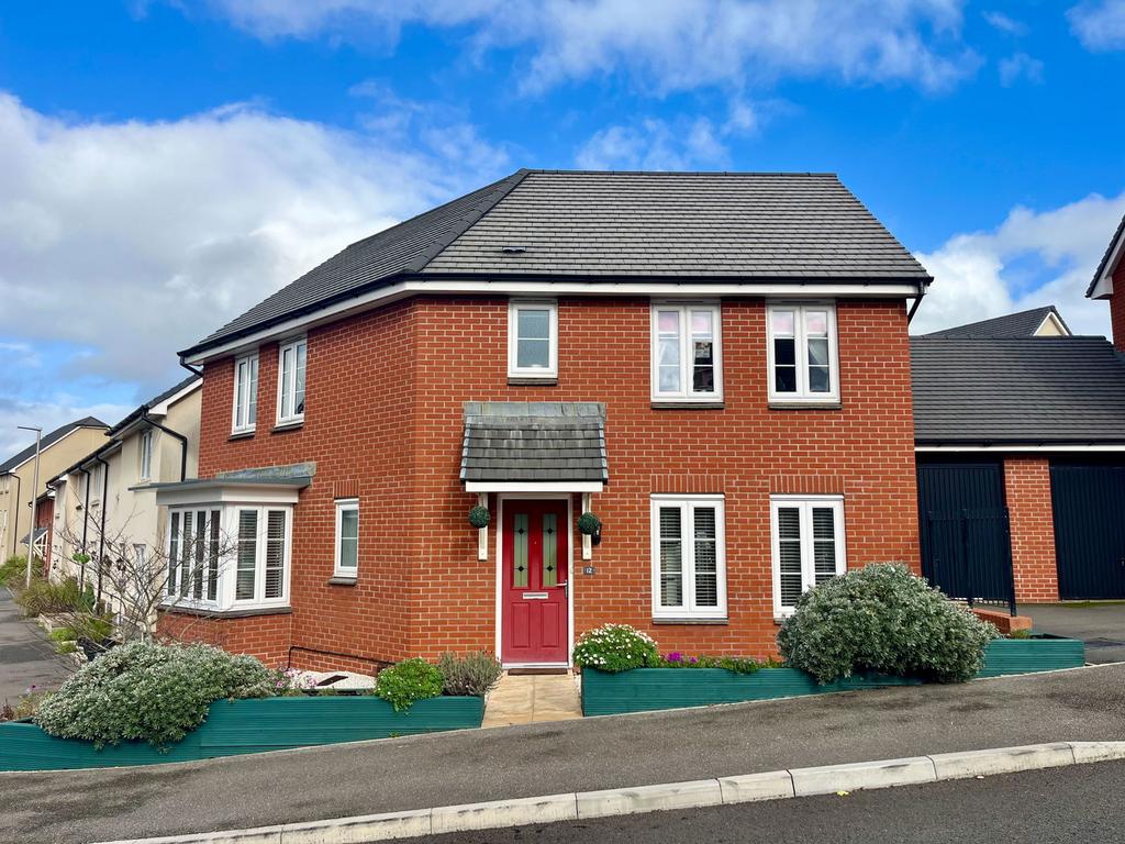 Hockmore Drive, Newton Abbot TQ12 3 bed link detached house - £315,000