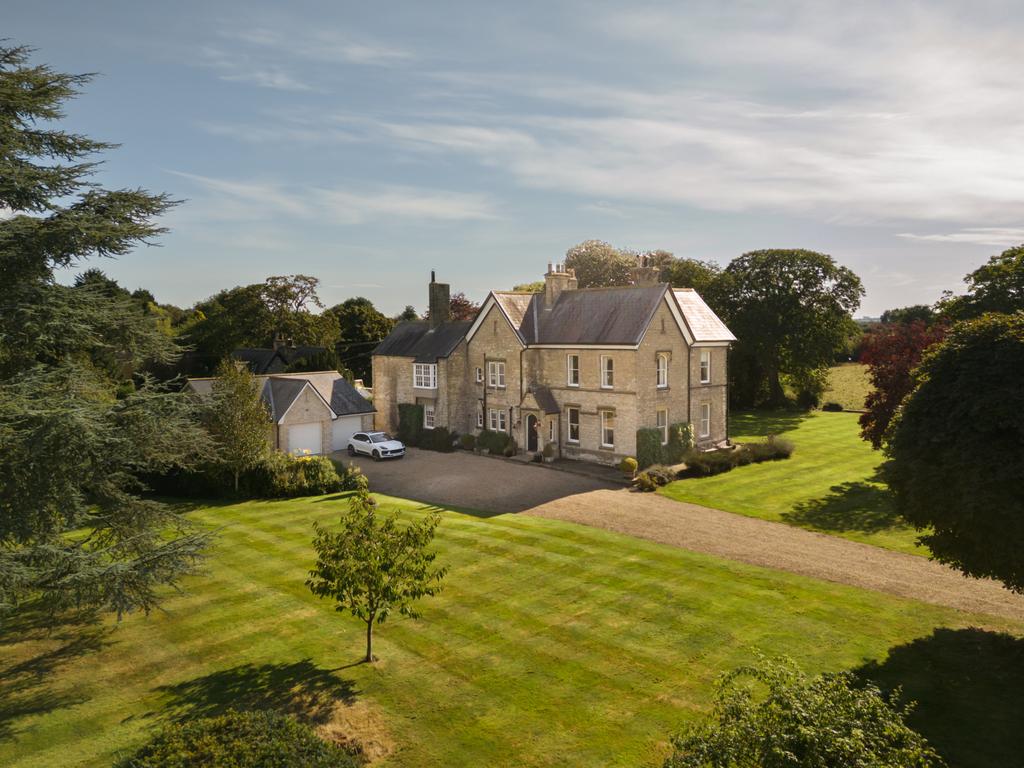 Nethergate, Nafferton, Driffield... 5 bed detached house - £1,175,000