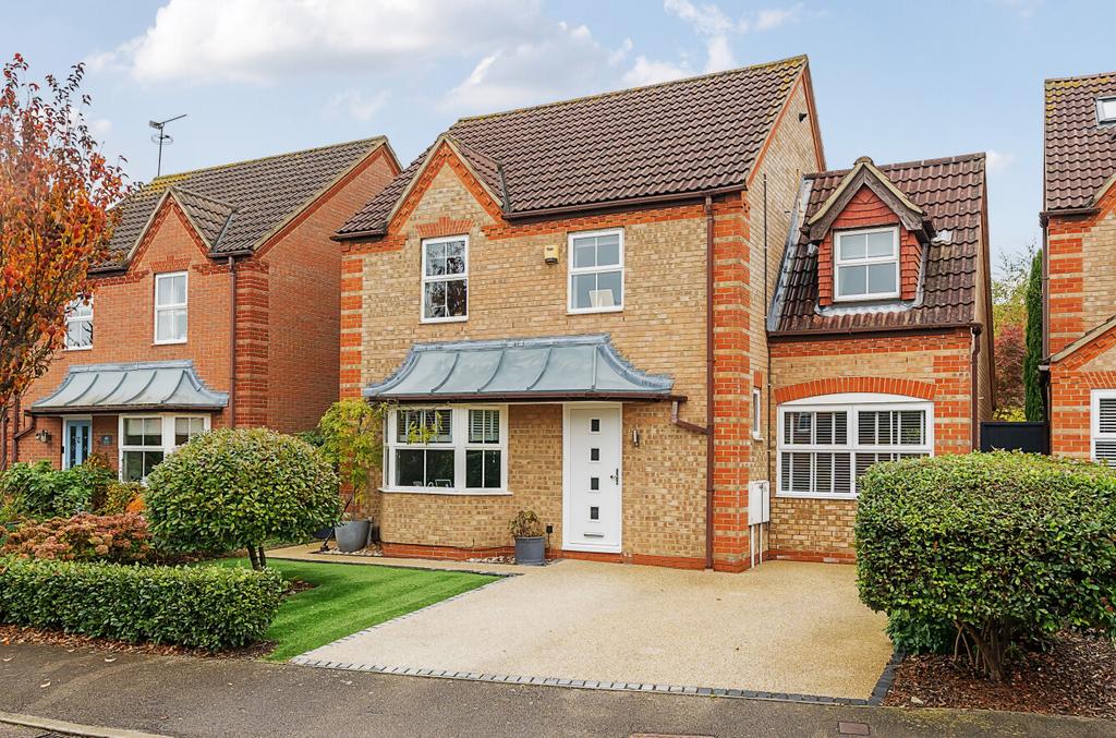 Primrose Close, Hertfordshire CM23 4 bed detached house - £625,000