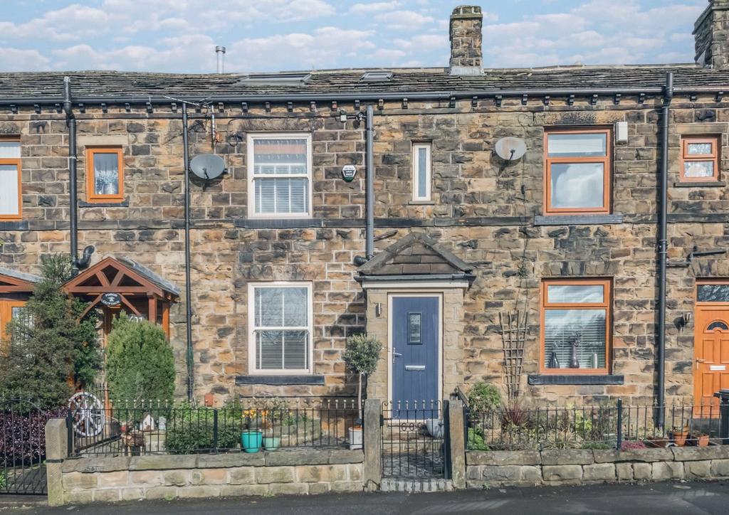 Hunsworth Lane, East Bierley... 2 bed terraced house - £215,000