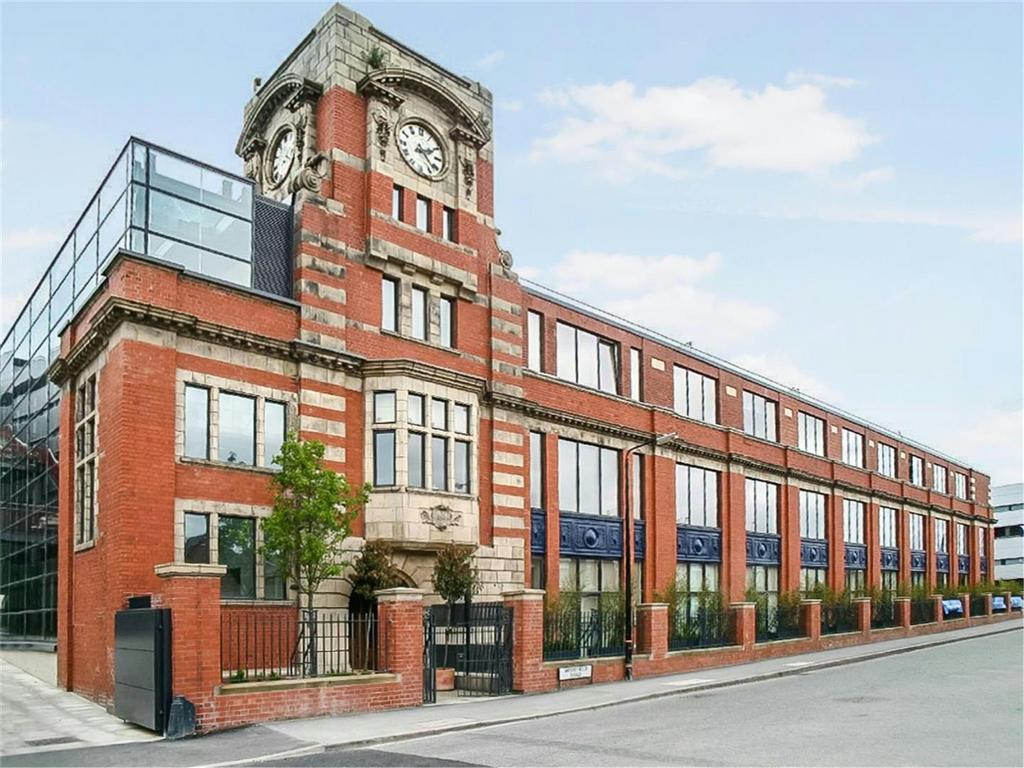 Budenberg, Woodfield Road, Altrincham 1 bed apartment - £900 pcm (£208 pw)