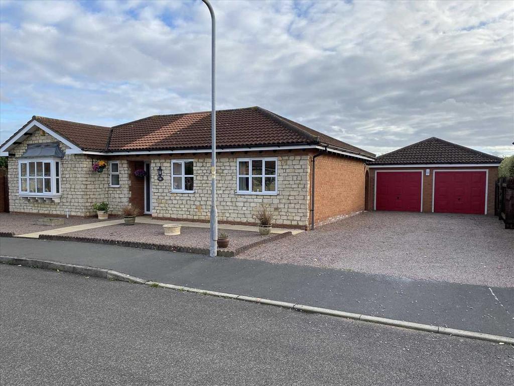 Sleaford NG34 3 bed detached bungalow - £290,000