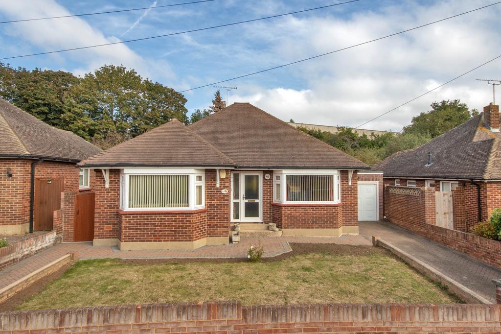 Tennyson Walk, Northfleet, Gravesend... 3 bed bungalow for sale - £450,000