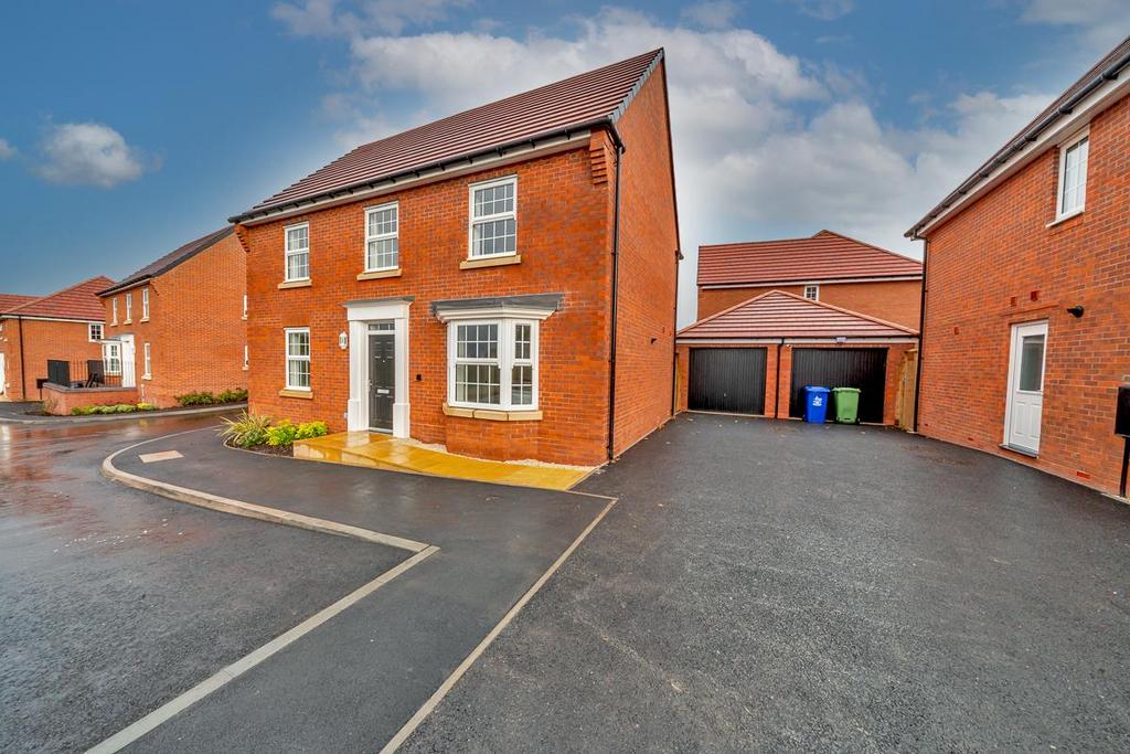 Pye Green Road, Hednesford, Cannock WS12 4 bed detached house - £475,000
