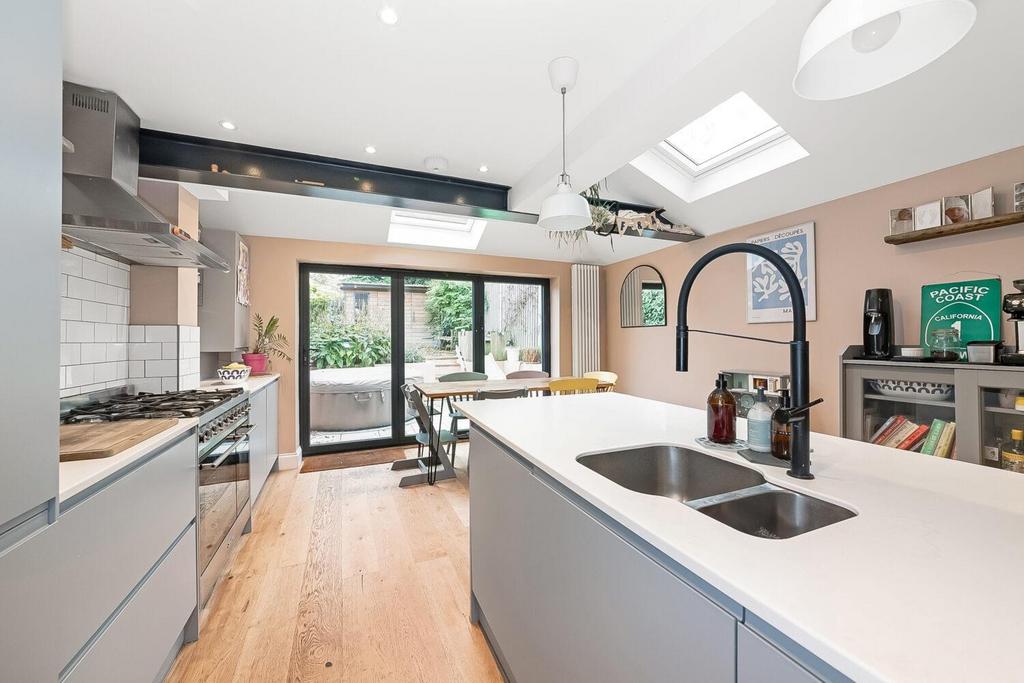 Rommany Road, London 4 bed terraced house - £875,000
