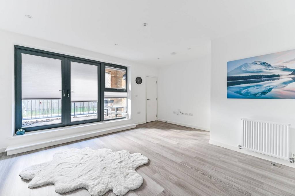 Fairfield Road, Croydon, CROYDON, CR0 1 bed flat - £300,000