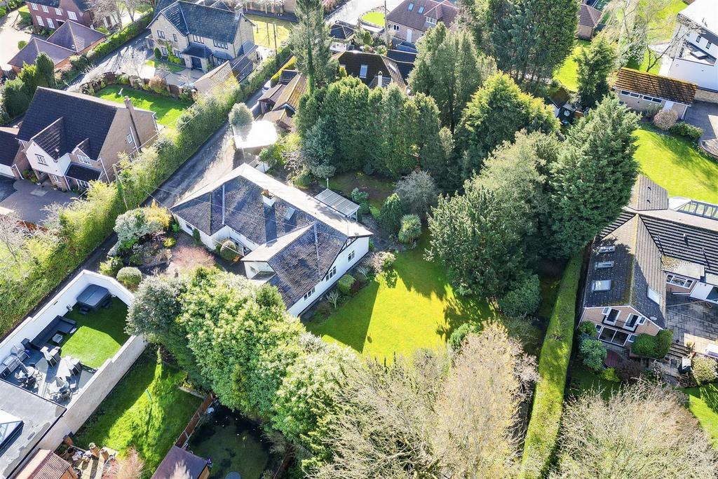 Derby Road, Bramcote NG9 4 bed detached bungalow - £575,000