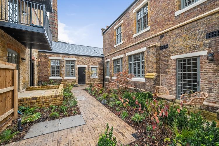 Seacole Walk Tooting SW17 1 bed apartment - £1,800 pcm (£415 pw)