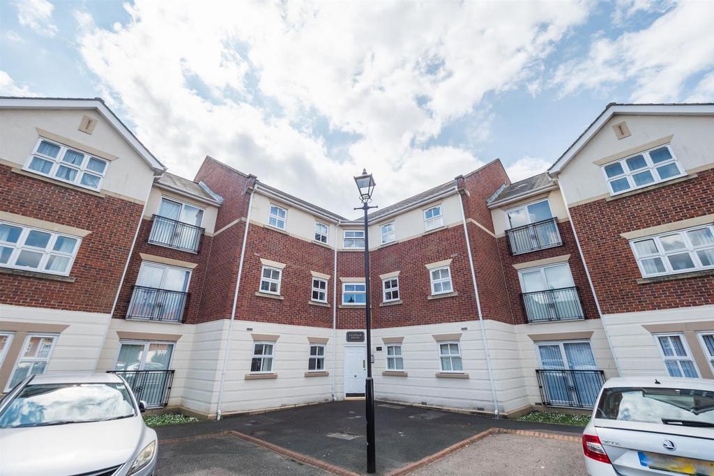 Leopold House, Albert Court, Royal... 2 bed apartment - £695 pcm (£160 pw)