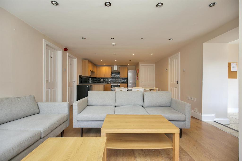 Grosvenor House, Jesmond NE2 5 bed flat - £3,250 pcm (£750 pw)