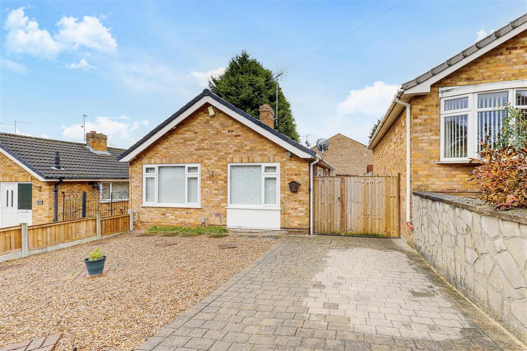 Freda Avenue, Gedling NG4 2 bed detached house for sale - £240,000