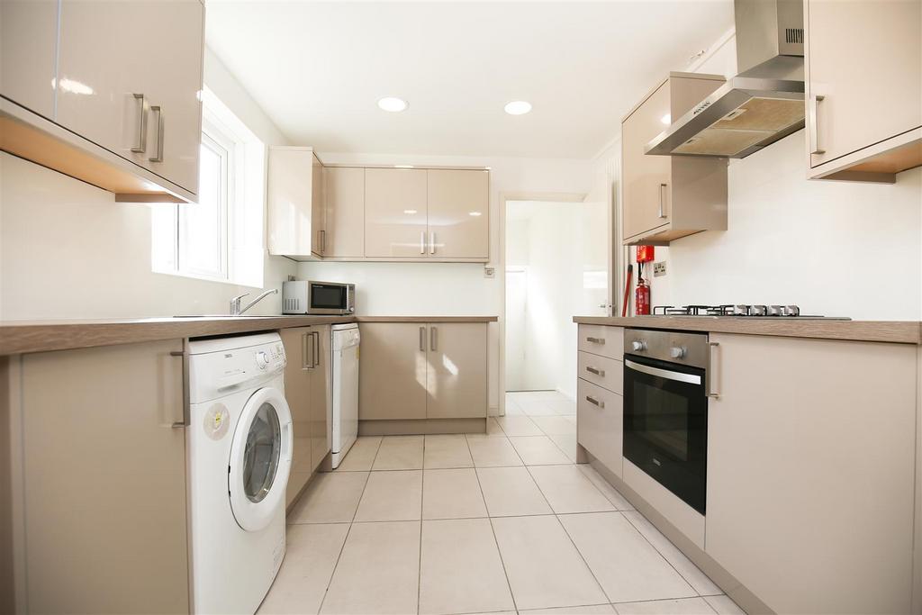 Ancrum Street, Newcastle Upon Tyne NE2 3 bed flat - £1,495 pcm (£345 pw)