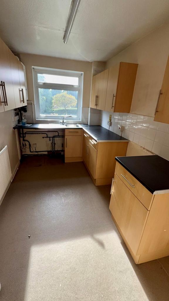 1 St. Vincents Way, Potters Bar... 1 bed apartment - £200,000